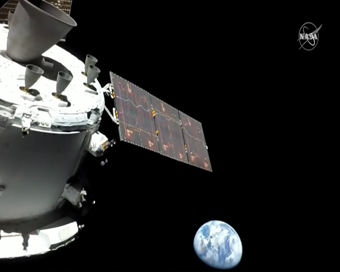 Artemis 1 Orion Capsule ने 92 हजार किमी दूरी से भेजी पृथ्‍वी की पहली तस्‍वीर, चांद के और करीब ...